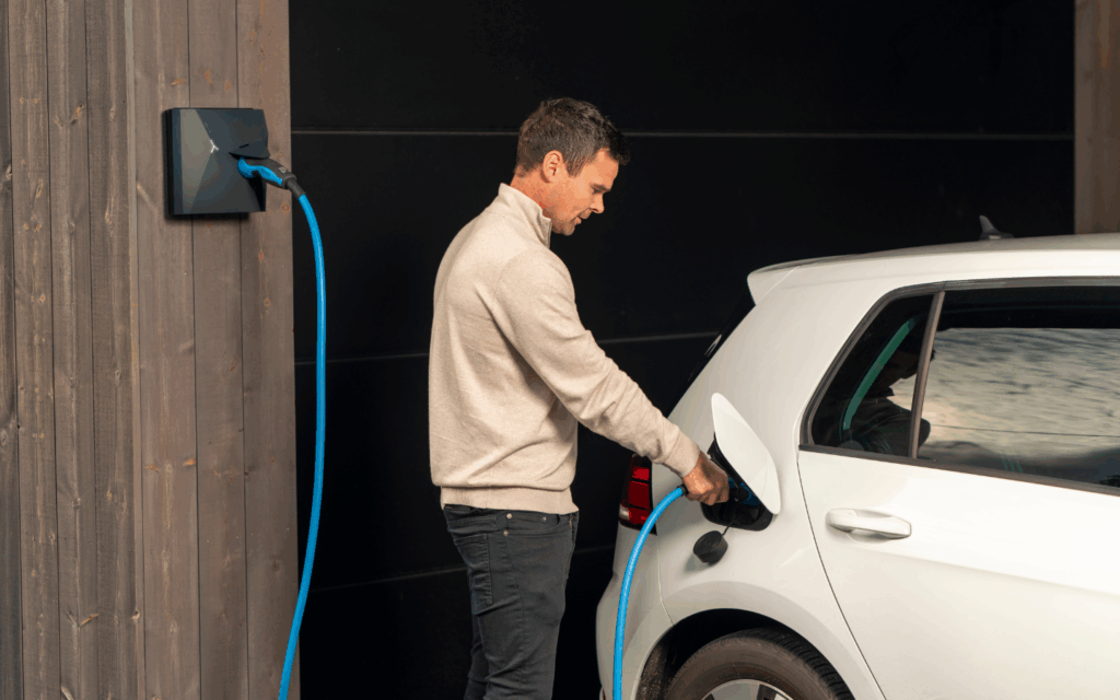 How to use Fastned charging stations in the UK: A Guide